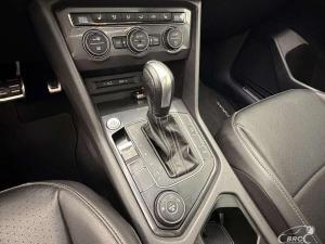 Black Volkswagen Tiguan 2021 in Vilnius, with an engine capacity of 1.98 L and mileage of 170 thousand km for 17900 €, photo 27 on AUTOMOTO.COM.LV