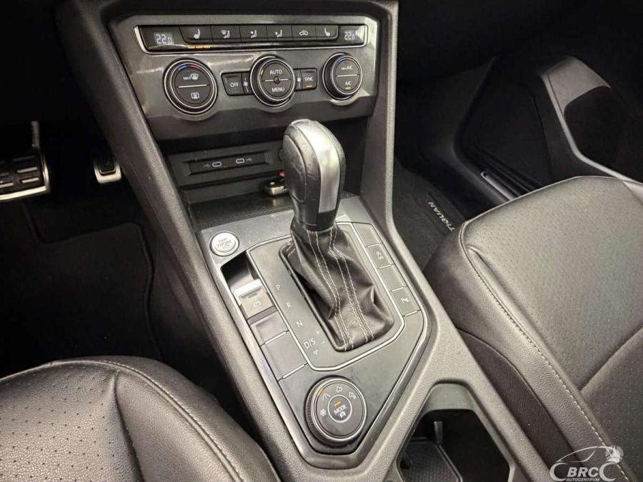 Black Volkswagen Tiguan 2021 in Vilnius, with an engine capacity of 1.98 L and mileage of 170 thousand km for 17900 €, photo 27 on AUTOMOTO.COM.LV