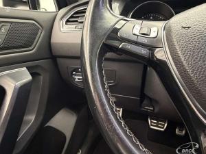 Black Volkswagen Tiguan 2021 in Vilnius, with an engine capacity of 1.98 L and mileage of 170 thousand km for 17900 €, photo 31 on AUTOMOTO.COM.LV