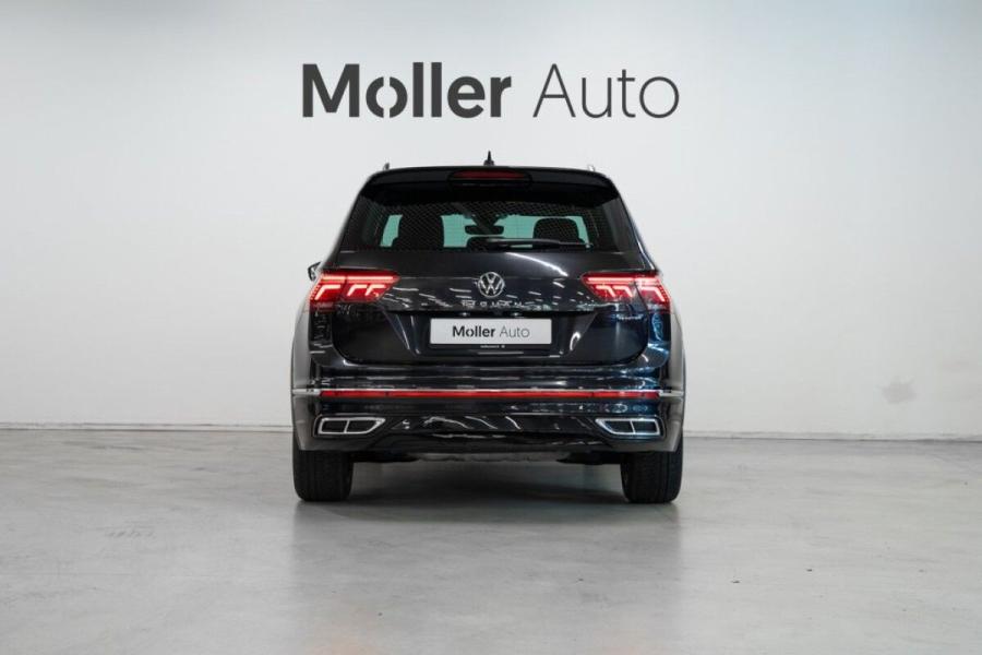 Melns Volkswagen Tiguan 2021 Viļņa, ar dzinēja tilpumu 2.00 L un nobraukumu 133 tūkst. km par 28900 €, foto 11 vietnē AUTOMOTO.COM.LV