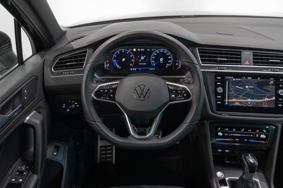Melns Volkswagen Tiguan 2021 Viļņa, ar dzinēja tilpumu 2.00 L un nobraukumu 133 tūkst. km par 28900 €, foto 14 vietnē AUTOMOTO.COM.LV