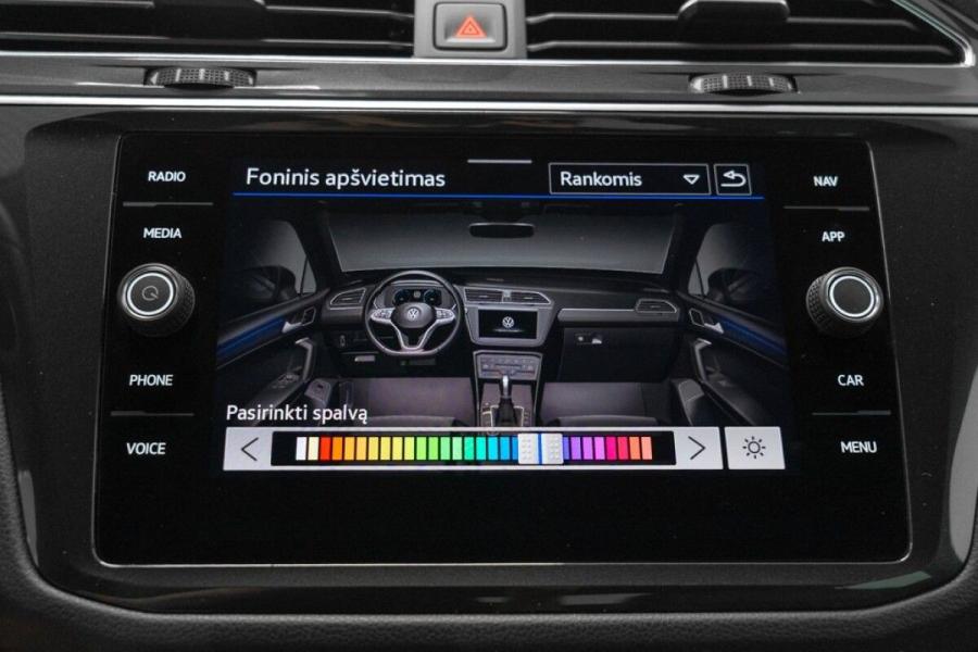 Melns Volkswagen Tiguan 2021 Viļņa, ar dzinēja tilpumu 2.00 L un nobraukumu 133 tūkst. km par 28900 €, foto 21 vietnē AUTOMOTO.COM.LV