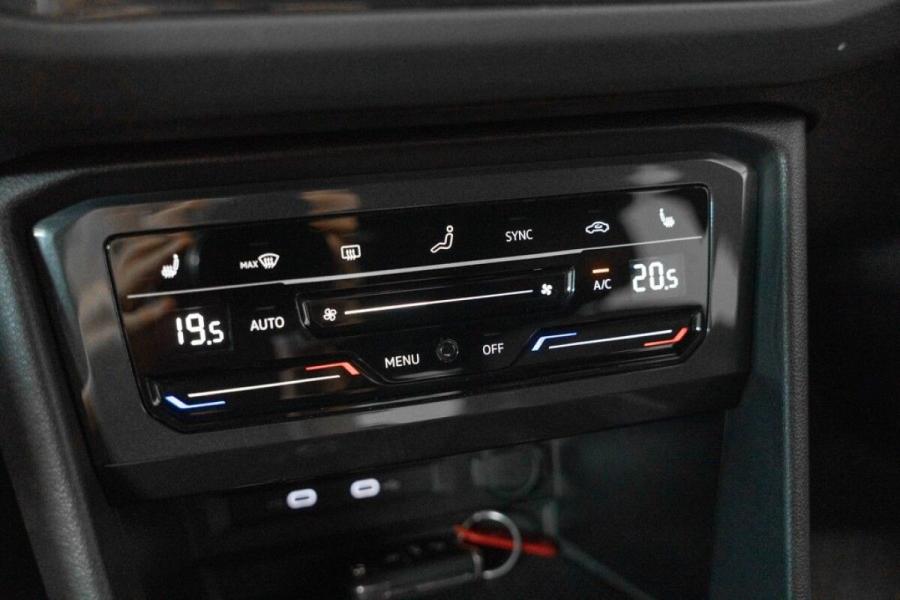 Melns Volkswagen Tiguan 2021 Viļņa, ar dzinēja tilpumu 2.00 L un nobraukumu 133 tūkst. km par 28900 €, foto 23 vietnē AUTOMOTO.COM.LV