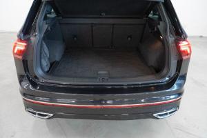 Melns Volkswagen Tiguan 2021 Viļņa, ar dzinēja tilpumu 2.00 L un nobraukumu 133 tūkst. km par 28900 €, foto 27 vietnē AUTOMOTO.COM.LV