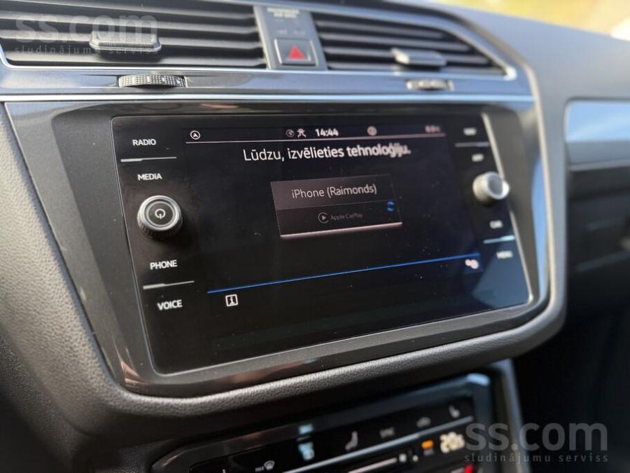 Melns Volkswagen Tiguan 2021 Rīga, ar dzinēja tilpumu 1.50 L un nobraukumu 170 tūkst. km par 17970 €, foto 28 vietnē AUTOMOTO.COM.LV