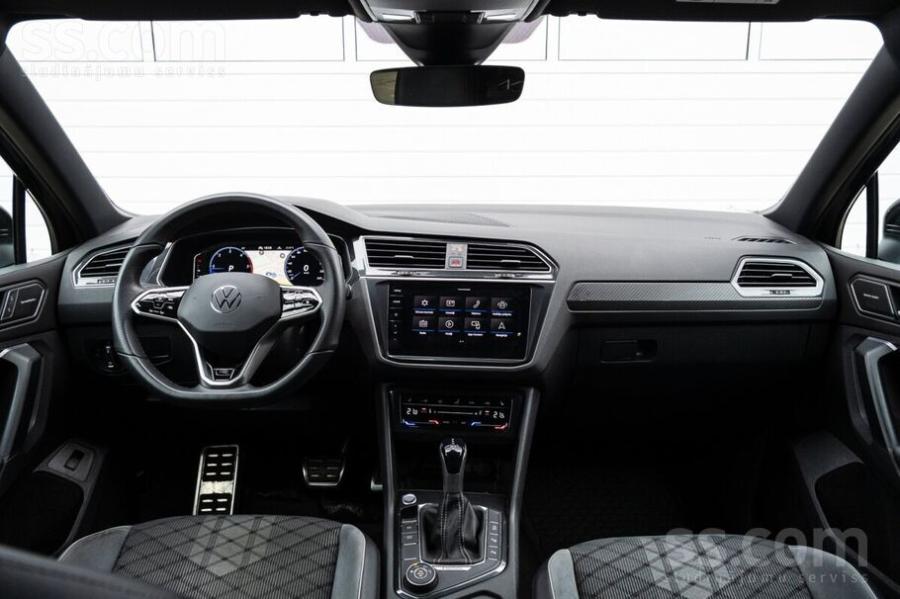 Melns Volkswagen Tiguan 2021 Rīga, ar dzinēja tilpumu 2.00 L un nobraukumu 118 tūkst. km par 27950 €, foto 10 vietnē AUTOMOTO.COM.LV