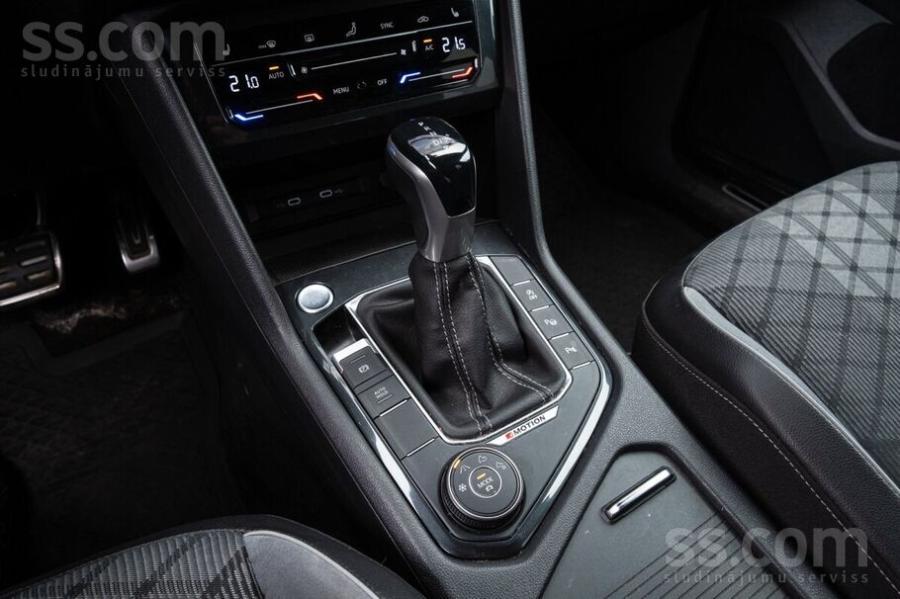 Melns Volkswagen Tiguan 2021 Rīga, ar dzinēja tilpumu 2.00 L un nobraukumu 118 tūkst. km par 27950 €, foto 17 vietnē AUTOMOTO.COM.LV