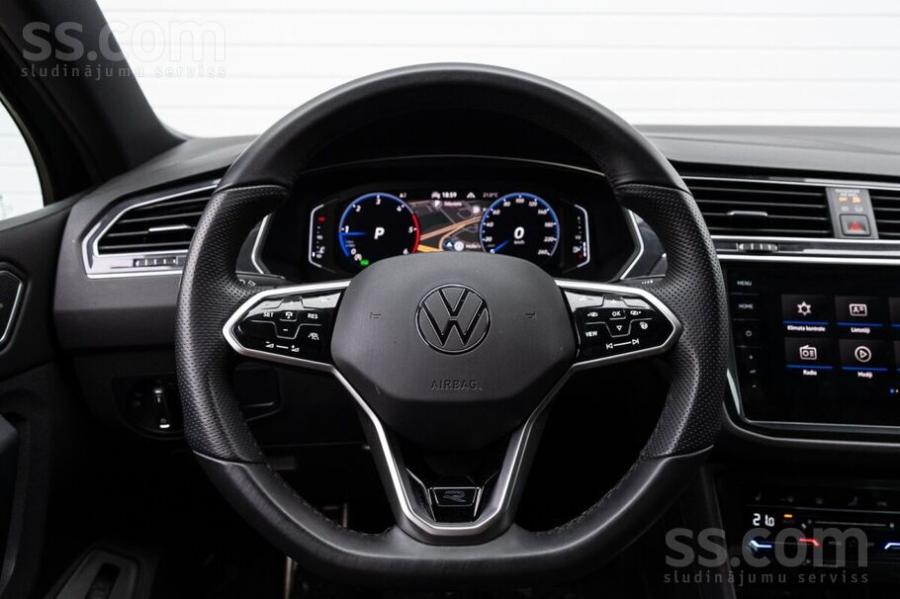 Melns Volkswagen Tiguan 2021 Rīga, ar dzinēja tilpumu 2.00 L un nobraukumu 118 tūkst. km par 27950 €, foto 26 vietnē AUTOMOTO.COM.LV