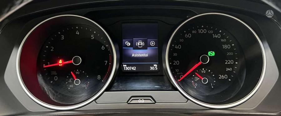 Black Volkswagen Tiguan 2021 in Kaunas, with an engine capacity of 1.50 L and mileage of 131 thousand km for 19900 €, photo 6 on AUTOMOTO.COM.LV