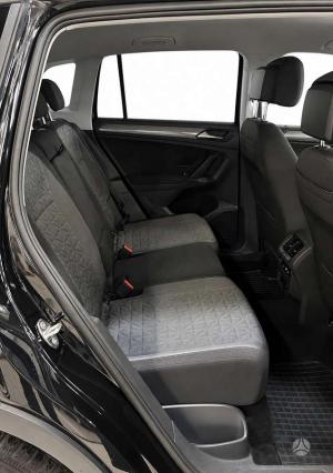Black Volkswagen Tiguan 2021 in Kaunas, with an engine capacity of 1.50 L and mileage of 131 thousand km for 19900 €, photo 11 on AUTOMOTO.COM.LV