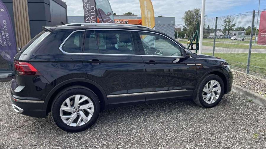 Melns Volkswagen Tiguan 2021 Marijampole, ar dzinēja tilpumu 1.97 L un nobraukumu 285 tūkst. km par 19990 €, foto 13 vietnē AUTOMOTO.COM.LV
