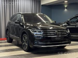 Black Volkswagen Tiguan 2021 in Riga, with an engine capacity of 2.00 L and mileage of 178 thousand km for 21490 €, photo 4 on AUTOMOTO.COM.LV