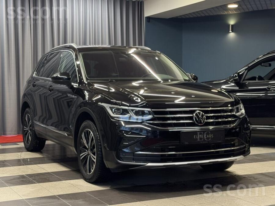 Black Volkswagen Tiguan 2021 in Riga, with an engine capacity of 2.00 L and mileage of 178 thousand km for 21490 €, photo 4 on AUTOMOTO.COM.LV
