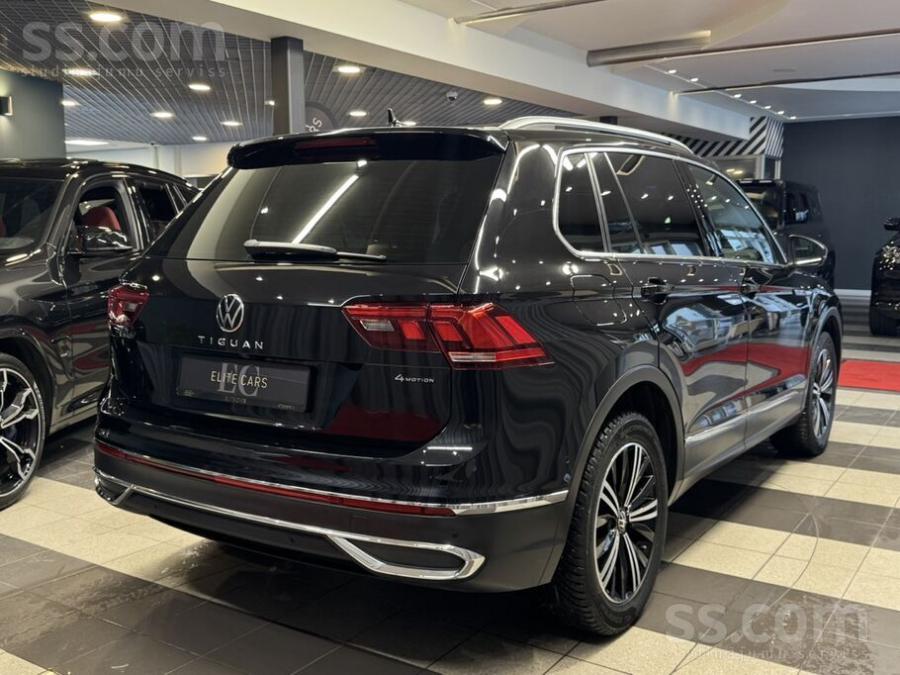 Black Volkswagen Tiguan 2021 in Riga, with an engine capacity of 2.00 L and mileage of 178 thousand km for 21490 €, photo 5 on AUTOMOTO.COM.LV