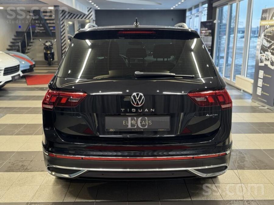 Black Volkswagen Tiguan 2021 in Riga, with an engine capacity of 2.00 L and mileage of 178 thousand km for 21490 €, photo 6 on AUTOMOTO.COM.LV