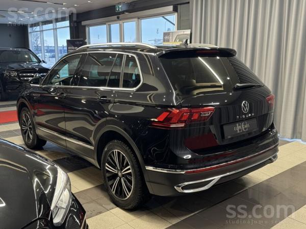 Melns Volkswagen Tiguan 2021 Rīga, ar dzinēja tilpumu 2.00 L un nobraukumu 178 tūkst. km par 21490 €, foto 6 vietnē AUTOMOTO.COM.LV