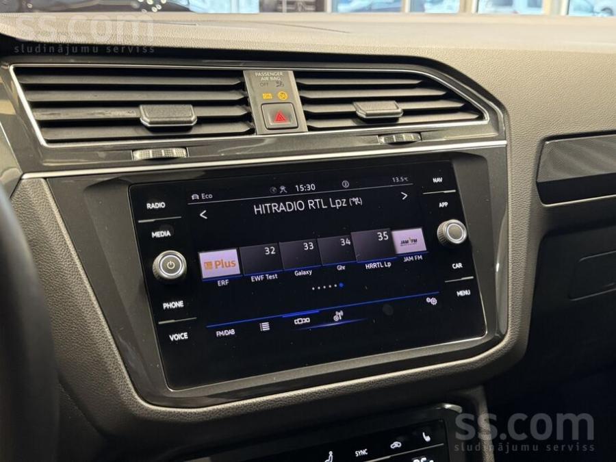 Black Volkswagen Tiguan 2021 in Riga, with an engine capacity of 2.00 L and mileage of 178 thousand km for 21490 €, photo 19 on AUTOMOTO.COM.LV