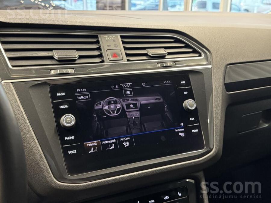 Black Volkswagen Tiguan 2021 in Riga, with an engine capacity of 2.00 L and mileage of 178 thousand km for 21490 €, photo 24 on AUTOMOTO.COM.LV