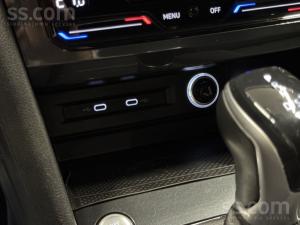 Black Volkswagen Tiguan 2021 in Riga, with an engine capacity of 2.00 L and mileage of 178 thousand km for 21490 €, photo 27 on AUTOMOTO.COM.LV