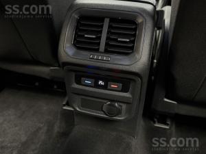 Black Volkswagen Tiguan 2021 in Riga, with an engine capacity of 2.00 L and mileage of 178 thousand km for 21490 €, photo 35 on AUTOMOTO.COM.LV