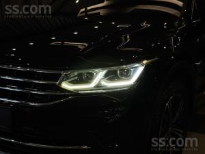 Black Volkswagen Tiguan 2021 in Riga, with an engine capacity of 2.00 L and mileage of 178 thousand km for 21490 €, photo 36 on AUTOMOTO.COM.LV