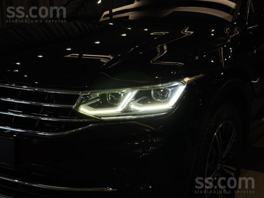Black Volkswagen Tiguan 2021 in Riga, with an engine capacity of 2.00 L and mileage of 178 thousand km for 21490 €, photo 36 on AUTOMOTO.COM.LV