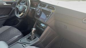 Melns Volkswagen Tiguan 2021 Kauņa, ar dzinēja tilpumu 1.50 L un nobraukumu 124 tūkst. km par 23500 €, foto 22 vietnē AUTOMOTO.COM.LV