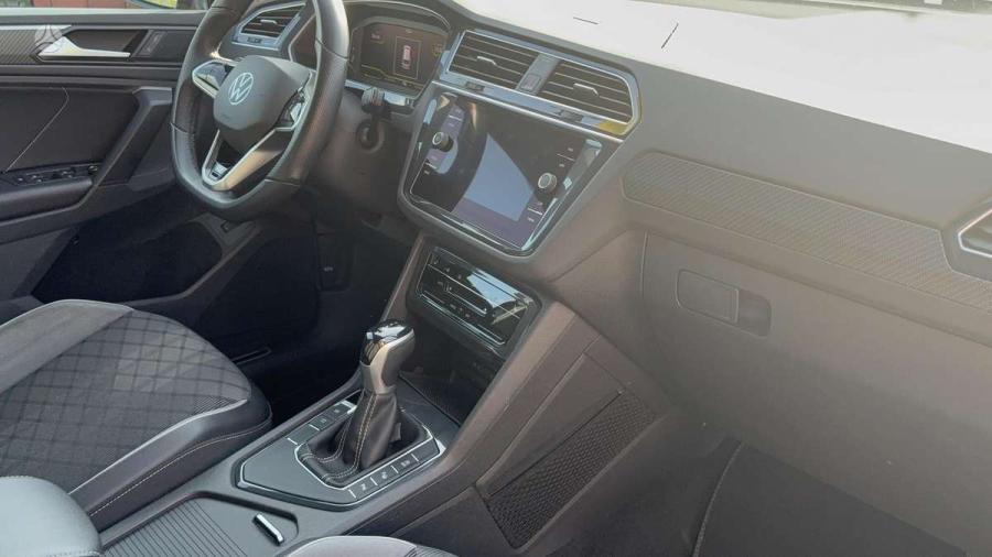 Melns Volkswagen Tiguan 2021 Kauņa, ar dzinēja tilpumu 1.50 L un nobraukumu 124 tūkst. km par 23500 €, foto 22 vietnē AUTOMOTO.COM.LV