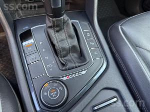 Melns Volkswagen Tiguan 2021 Rīga, ar dzinēja tilpumu 2.00 L un nobraukumu 175 tūkst. km par 22000 €, foto 7 vietnē AUTOMOTO.COM.LV