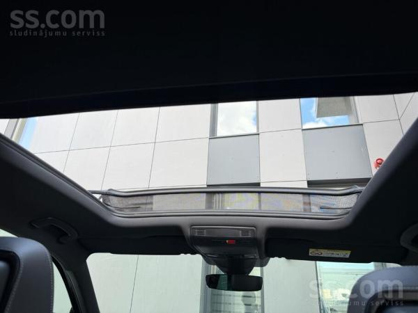 Black Volkswagen Tiguan 2021 in Riga, with an engine capacity of 2.00 L and mileage of 175 thousand km for 22000 €, photo 9 on AUTOMOTO.COM.LV