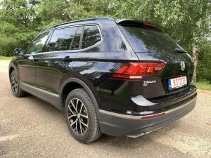 Black Volkswagen Tiguan 2021 in Alytus, with an engine capacity of 1.98 L and mileage of 130 thousand km for 17900 €, photo 5 on AUTOMOTO.COM.LV
