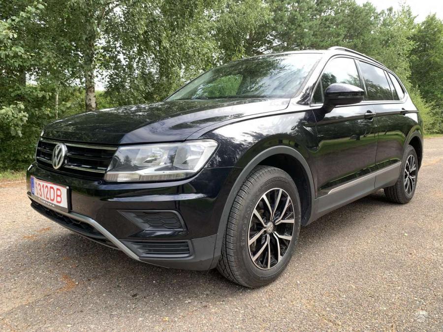 Black Volkswagen Tiguan 2021 in Alytus, with an engine capacity of 1.98 L and mileage of 130 thousand km for 17900 €, photo 6 on AUTOMOTO.COM.LV