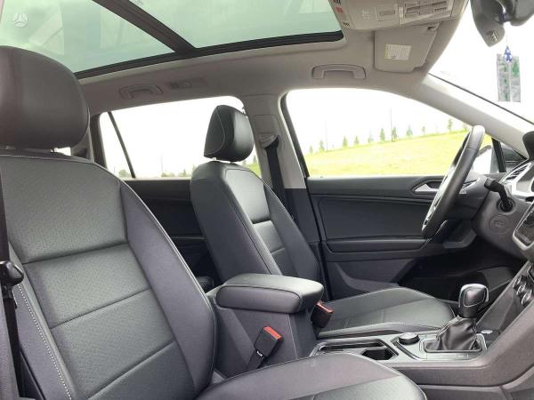 Melns Volkswagen Tiguan 2021 Alīta, ar dzinēja tilpumu 1.98 L un nobraukumu 130 tūkst. km par 17900 €, foto 8 vietnē AUTOMOTO.COM.LV
