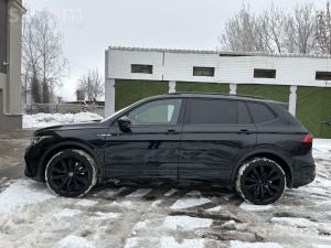Melns Volkswagen Tiguan 2021 Rīga, ar dzinēja tilpumu 2.00 L un nobraukumu 100 tūkst. km par 32300 €, foto 5 vietnē AUTOMOTO.COM.LV