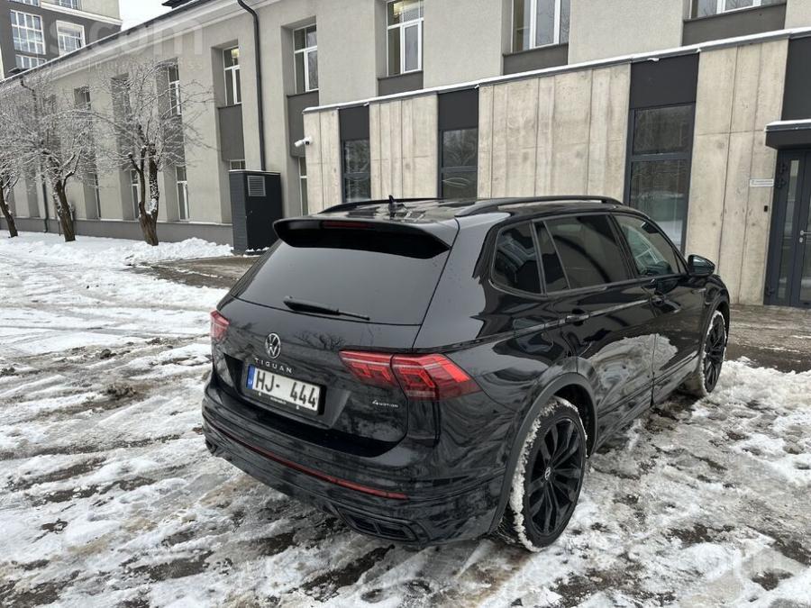 Melns Volkswagen Tiguan 2021 Rīga, ar dzinēja tilpumu 2.00 L un nobraukumu 100 tūkst. km par 32300 €, foto 6 vietnē AUTOMOTO.COM.LV