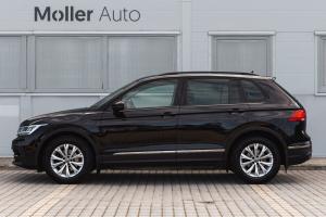 Black Volkswagen Tiguan 2021 in Ventspils, with an engine capacity of 1.50 L and mileage of 69 thousand km for 23900 €, photo 3 on AUTOMOTO.COM.LV
