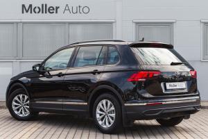 Black Volkswagen Tiguan 2021 in Ventspils, with an engine capacity of 1.50 L and mileage of 69 thousand km for 23900 €, photo 4 on AUTOMOTO.COM.LV