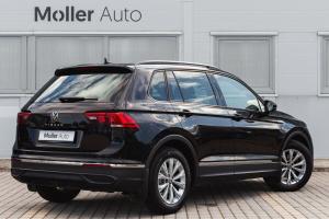 Black Volkswagen Tiguan 2021 in Ventspils, with an engine capacity of 1.50 L and mileage of 69 thousand km for 23900 €, photo 7 on AUTOMOTO.COM.LV