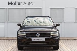 Black Volkswagen Tiguan 2021 in Ventspils, with an engine capacity of 1.50 L and mileage of 69 thousand km for 23900 €, photo 9 on AUTOMOTO.COM.LV