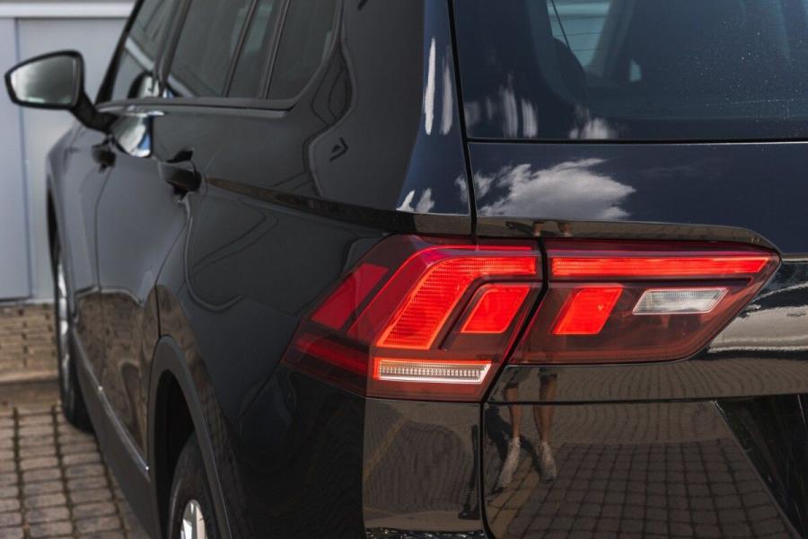 Black Volkswagen Tiguan 2021 in Ventspils, with an engine capacity of 1.50 L and mileage of 69 thousand km for 23900 €, photo 14 on AUTOMOTO.COM.LV