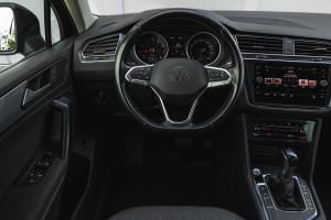 Black Volkswagen Tiguan 2021 in Ventspils, with an engine capacity of 1.50 L and mileage of 69 thousand km for 23900 €, photo 20 on AUTOMOTO.COM.LV