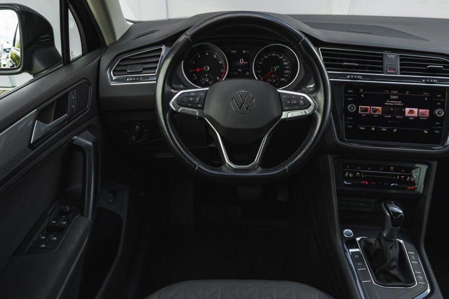 Black Volkswagen Tiguan 2021 in Ventspils, with an engine capacity of 1.50 L and mileage of 69 thousand km for 23900 €, photo 20 on AUTOMOTO.COM.LV