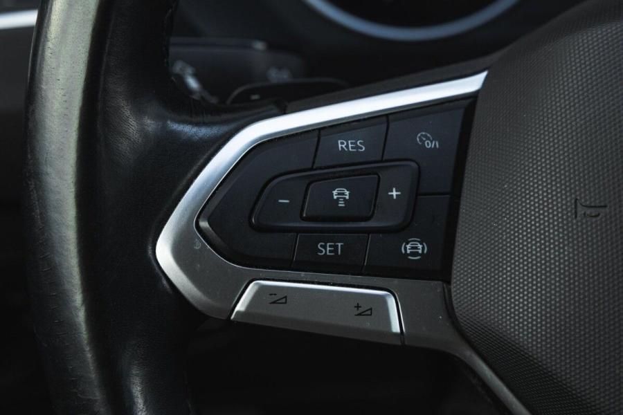 Black Volkswagen Tiguan 2021 in Ventspils, with an engine capacity of 1.50 L and mileage of 69 thousand km for 23900 €, photo 22 on AUTOMOTO.COM.LV