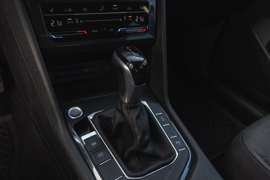 Black Volkswagen Tiguan 2021 in Ventspils, with an engine capacity of 1.50 L and mileage of 69 thousand km for 23900 €, photo 29 on AUTOMOTO.COM.LV