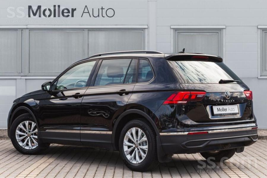 Melns Volkswagen Tiguan 2021 Ventspils, ar dzinēja tilpumu 1.50 L un nobraukumu 69 tūkst. km par 23900 €, foto 4 vietnē AUTOMOTO.COM.LV