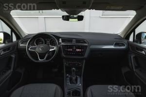 Melns Volkswagen Tiguan 2021 Ventspils, ar dzinēja tilpumu 1.50 L un nobraukumu 69 tūkst. km par 23900 €, foto 19 vietnē AUTOMOTO.COM.LV