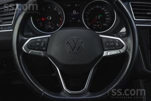 Melns Volkswagen Tiguan 2021 Ventspils, ar dzinēja tilpumu 1.50 L un nobraukumu 69 tūkst. km par 23900 €, foto 21 vietnē AUTOMOTO.COM.LV