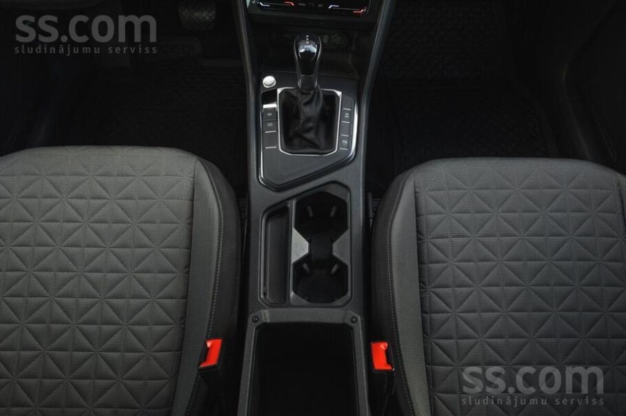 Melns Volkswagen Tiguan 2021 Ventspils, ar dzinēja tilpumu 1.50 L un nobraukumu 69 tūkst. km par 23900 €, foto 28 vietnē AUTOMOTO.COM.LV