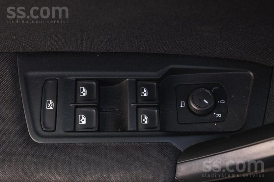 Melns Volkswagen Tiguan 2021 Ventspils, ar dzinēja tilpumu 1.50 L un nobraukumu 69 tūkst. km par 23900 €, foto 32 vietnē AUTOMOTO.COM.LV