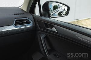 Melns Volkswagen Tiguan 2021 Ventspils, ar dzinēja tilpumu 1.50 L un nobraukumu 69 tūkst. km par 23900 €, foto 33 vietnē AUTOMOTO.COM.LV